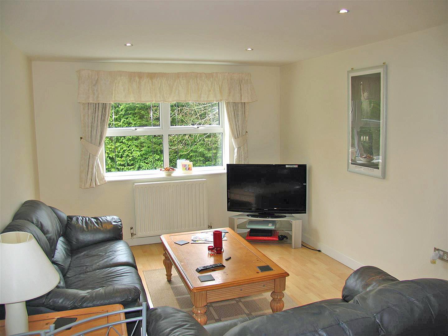 Gordon Crescent, Camberley - Luff & Wilkin | Property Specialists