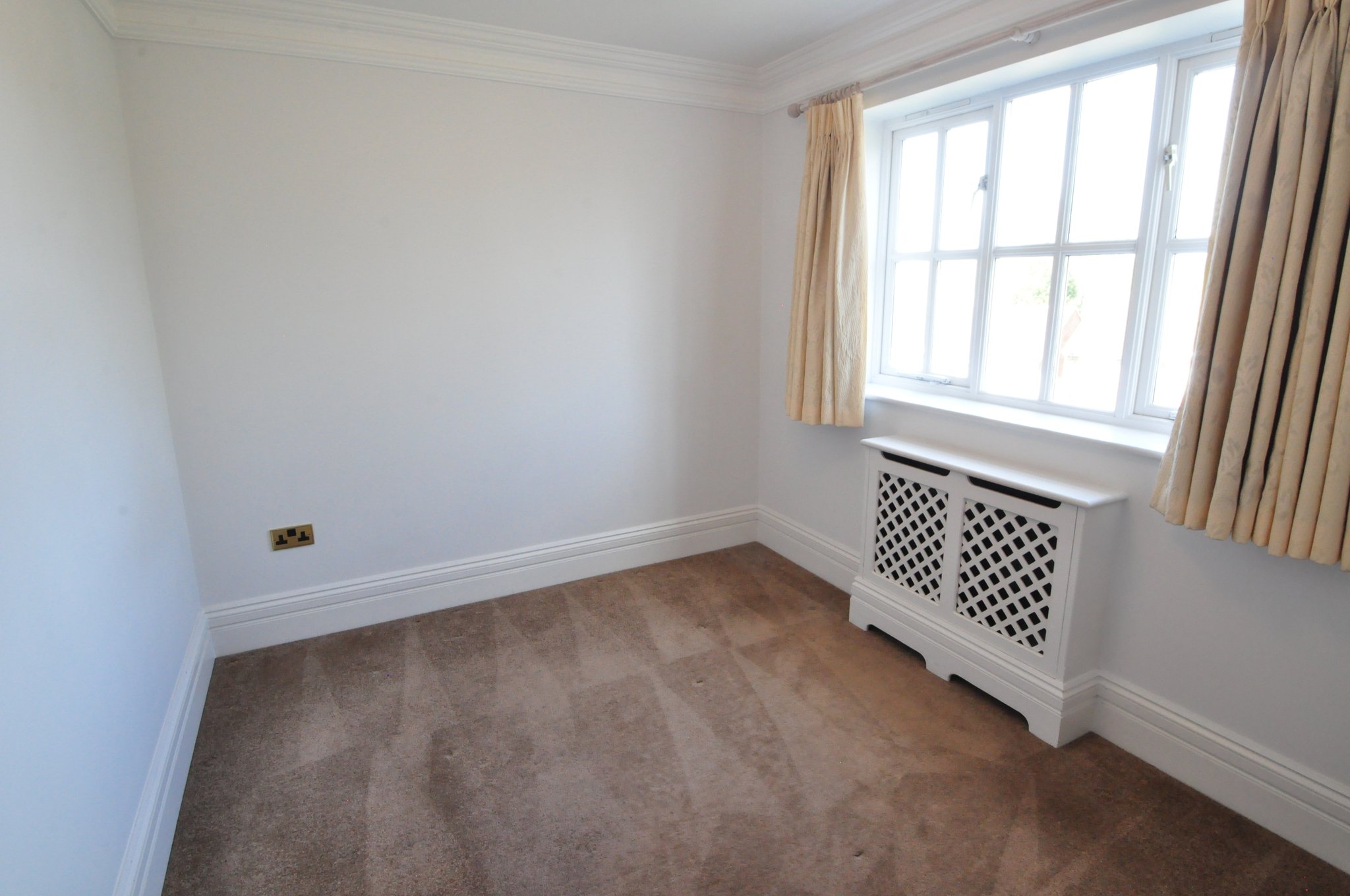 Barkham Road, Wokingham - Luff & Wilkin | Property Specialists